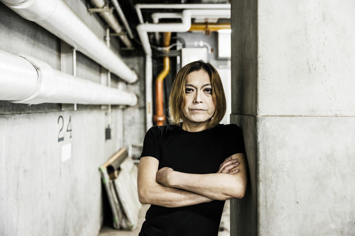 [写真](6ページ目)「跡取り息子なのに、お前は変態やッ！」と両親にブチ切れられ…ROLLY（61）が明かす“女装”に目覚めたきっかけと「家族との関係」 | 文春オンライン