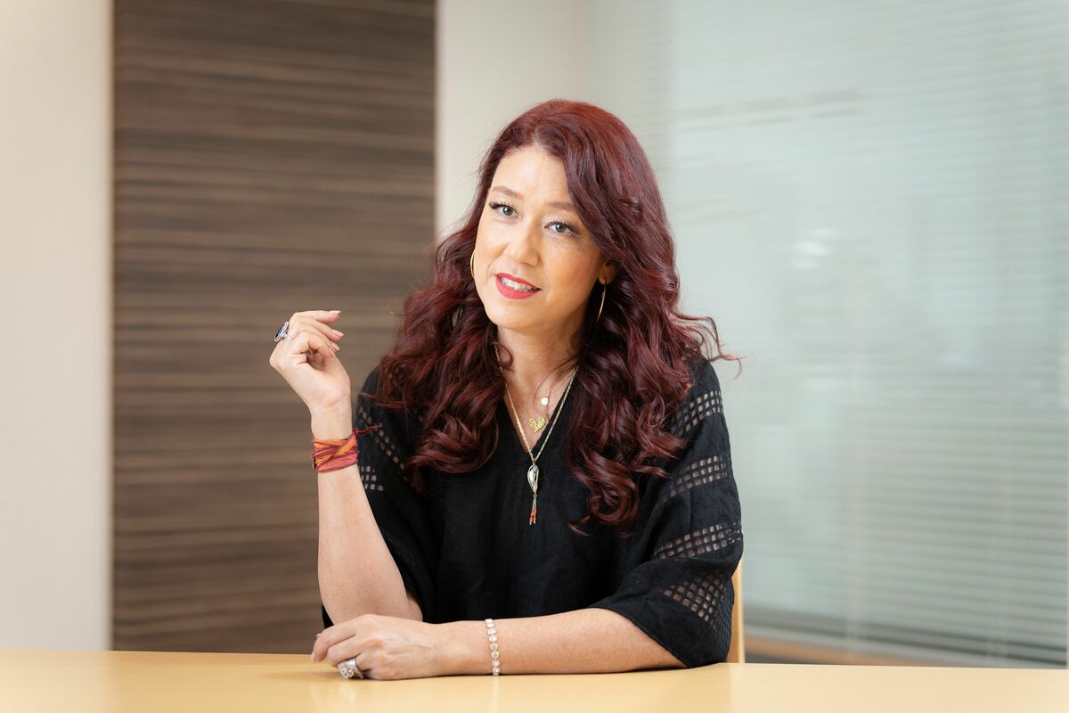 [写真](24ページ目)「テレビで『母親と仲良くなれない』と話したらすごい反響で…」LiLiCo（52）が“母との不仲”を公表した本当の理由 | 文春オンライン