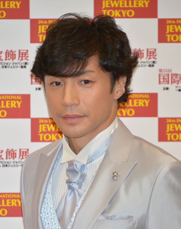 [写真](3ページ目)東山紀之新社長が身体を左右に揺らす時と、前後に動く時の違いは…ジャニーズ会見を分析した臨床心理士が気づいた“意外な心理 ...