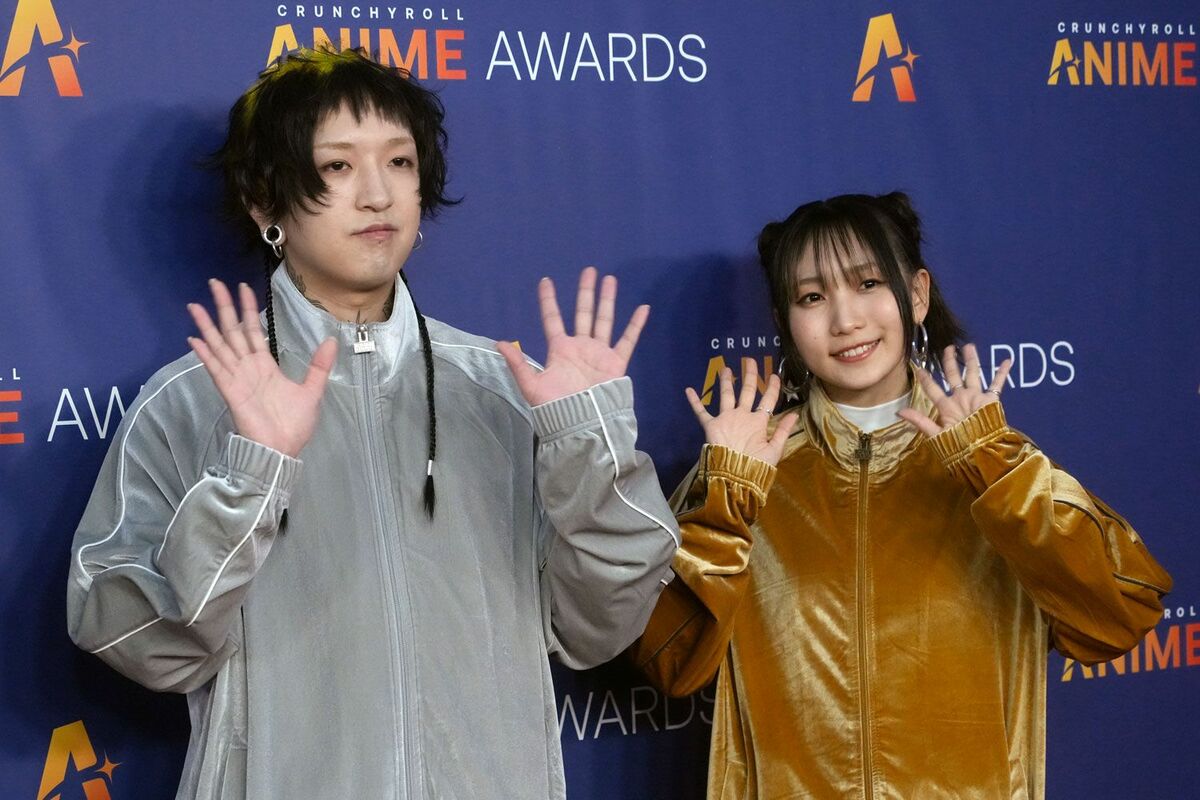 [写真]《記事にある通り真剣にお付き合い》「YOASOBI」Ayase(30)が大人気クリエイター(27)と育む“同棲愛”「周囲からは将来的に“結婚するのでは？”と…」 | 文春オンライン