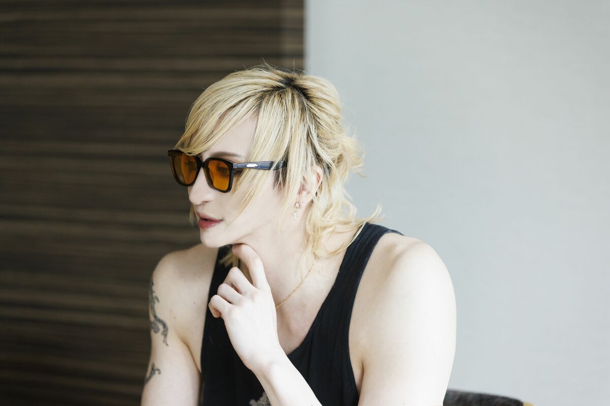 [写真](26ページ目)「乳首、好きなんですよ。でも尊敬するGACKTさんが…」超美形ギタリストMiA（32）が「乳首を切除した」“本当の理由”【写真あり】 | それぞれの美容整形、それぞれの ...