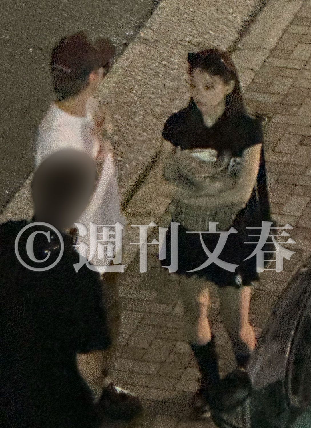 [写真](15ページ目)「付き合ってて、抱きしめました」マイファスHiro（30）と山本舞香（26）の“同棲愛スクープ写真”「Hiroが堂々交際宣言、伊藤健太郎との“ひき逃げ破局→元サヤ愛”の ...