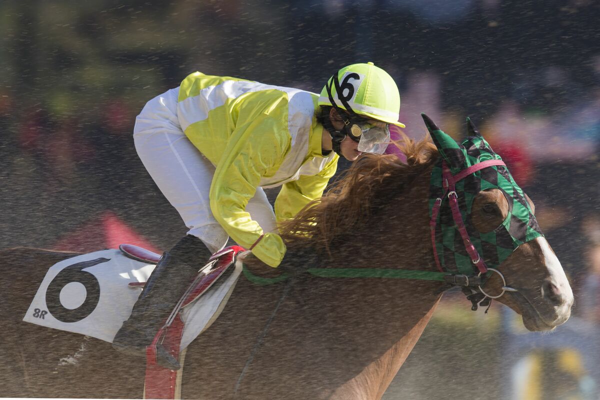 [写真](12ページ目)《証拠データ入手》JRA騎手・藤田菜七子（27）に“スマホ不正使用”疑惑「SNSのやりとりには日時も記録されており…」 | 文春オンライン