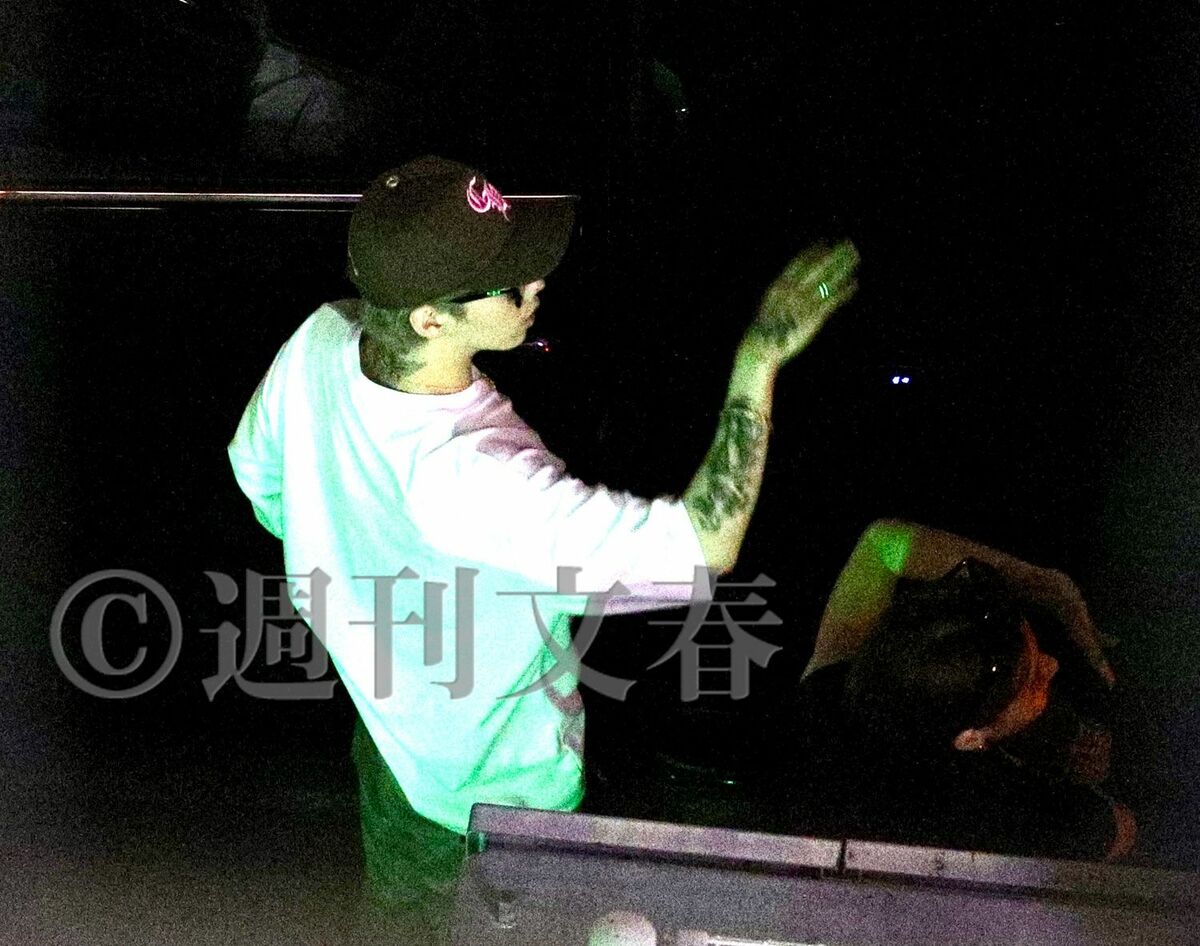 [写真](14ページ目)「付き合ってて、抱きしめました」マイファスHiro（30）と山本舞香（26）の“同棲愛スクープ写真”「Hiroが堂々交際宣言、伊藤健太郎との“ひき逃げ破局→元サヤ愛”の ...