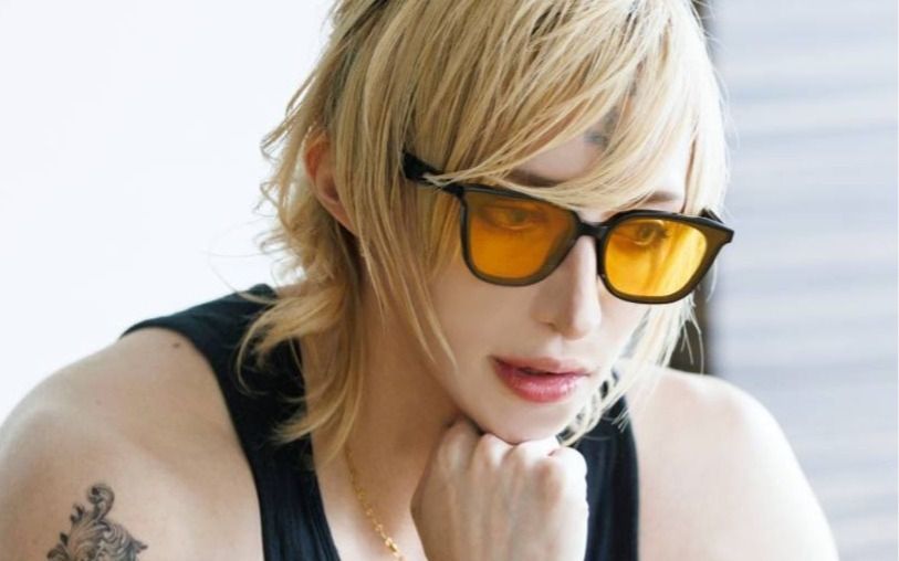 「乳首、好きなんですよ。でも尊敬するGACKTさんが…」超美形ギタリストMiA（32）が「乳首を切除した」“本当の理由”【写真あり】 | それぞれの美容整形、それぞれの理由 | 文春オンライン