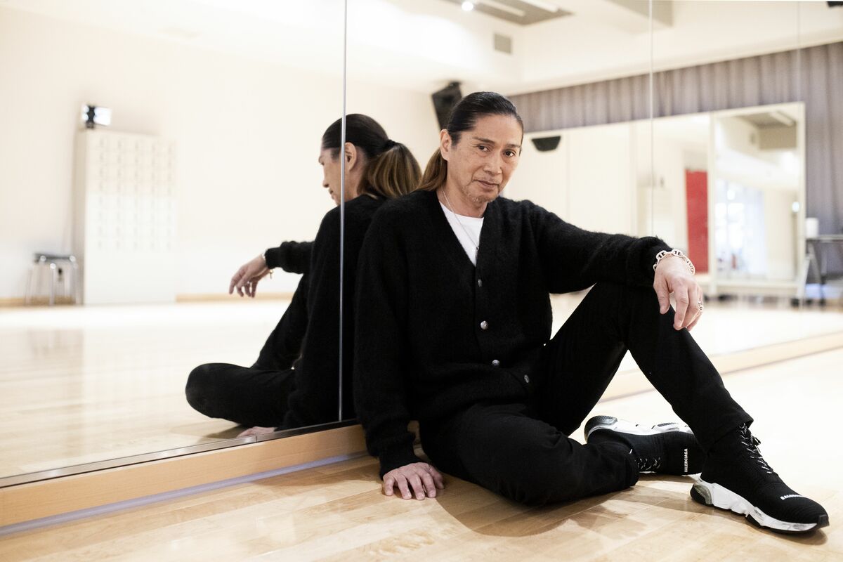 [写真](10ページ目)TRFのSAMが60歳に「25まで親の扶養家族でした」男兄弟は全員医者の名家からアイドルデビューした“知られざる半生 ...