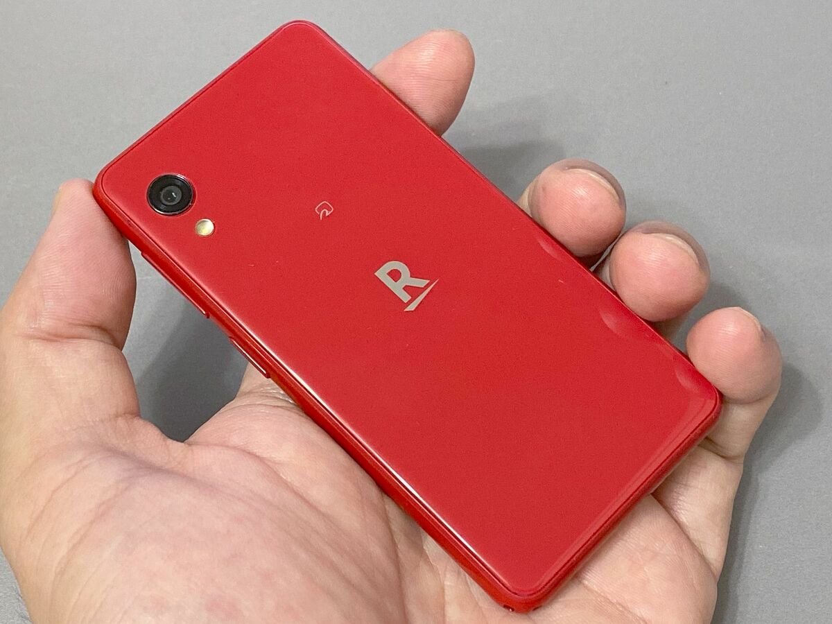 [写真](4ページ目)わずか1円で大人気！ 楽天の超小型スマホ「Rakuten Mini」を実際に使ってわかった“特徴と欠点” | 文春オンライン