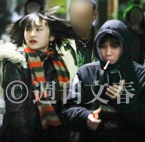 [写真](3ページ目)「手を繋いだまま夜の渋谷の街へ…」‟新しい学校のリーダーズ”メインボーカルSUZUKA（22）の‟噂のカレ”を直撃「話せることは話します」 | 文春オンライン