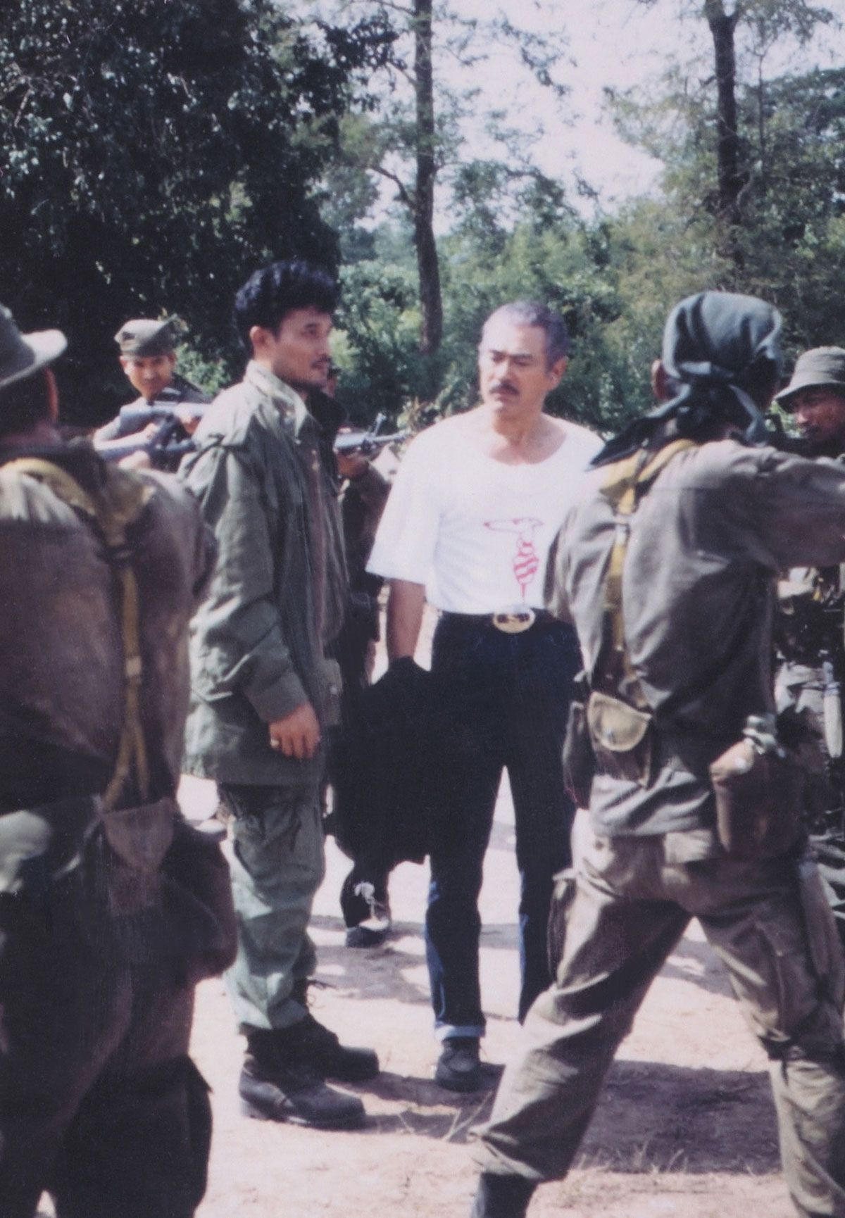 [写真](33ページ目)NHKを退職しフランス留学、スラリと伸びた美脚ミニスカ、そして夫の借金返済…野際陽子の波乱に満ちた81年《秘蔵写真あり ...