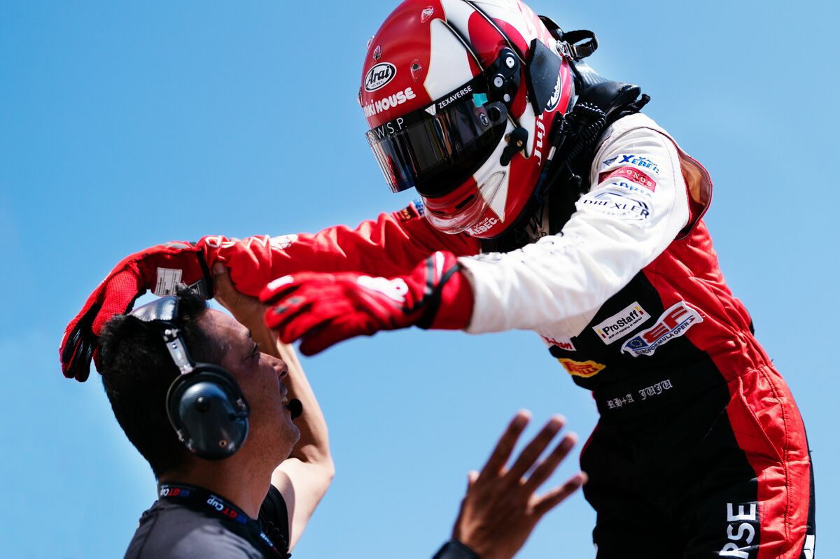 [写真](10ページ目)「女の子だから遅くてもしょうがないよね」F3史上初となる女性チャンピオンに輝いたJuju（17）が語るモータースポーツ業界の“壁”とは | 文春オンライン