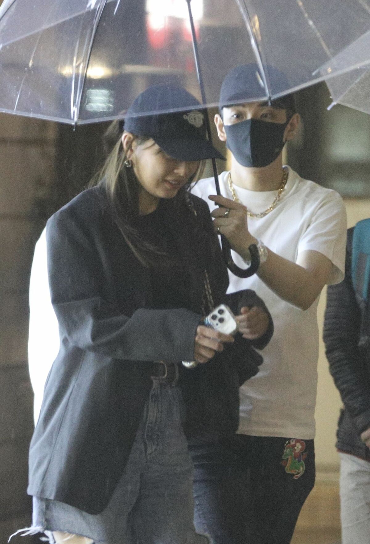 [写真](57ページ目)「内田理央はしんどい…」“山本舞香(26)と交際宣言”マイファスHiro(30)“令和のモテ男の本領発揮ツーショット写真”「過去には林ゆめ、元AKB48谷川聖とも ...