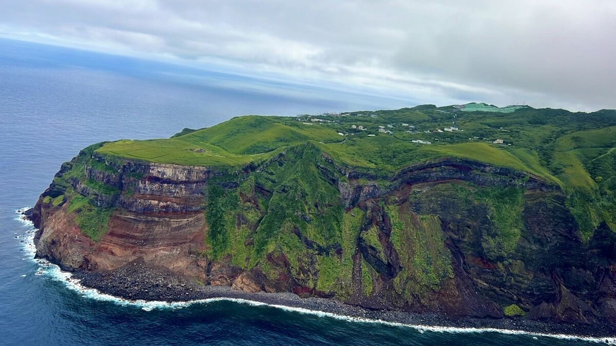 [写真](18ページ目)青ヶ島在住YouTuberが語る都知事選｜絶海の孤島の高投票率と選挙事情 | 文春オンライン
