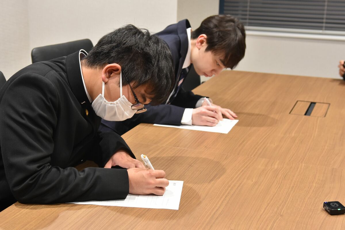 [写真](6ページ目)藤井聡太との対局を夢見て…最年長プロデビューを果たした齊藤優希新四段（28）が「師匠に挑戦状を送って」いたころ | 観る ...