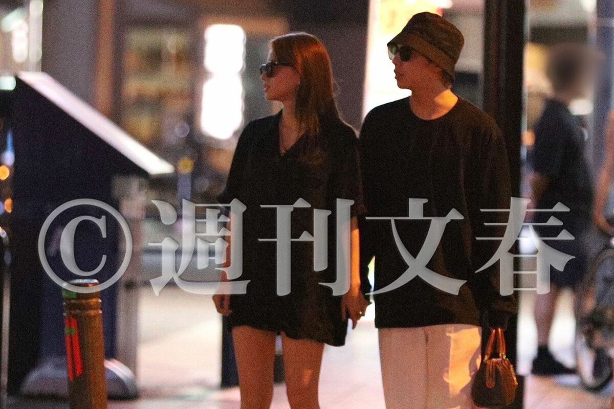 [写真](21ページ目)「付き合ってて、抱きしめました」マイファスHiro（30）と山本舞香（26）の“同棲愛スクープ写真”「Hiroが堂々交際宣言、伊藤健太郎との“ひき逃げ破局→元サヤ愛”の ...