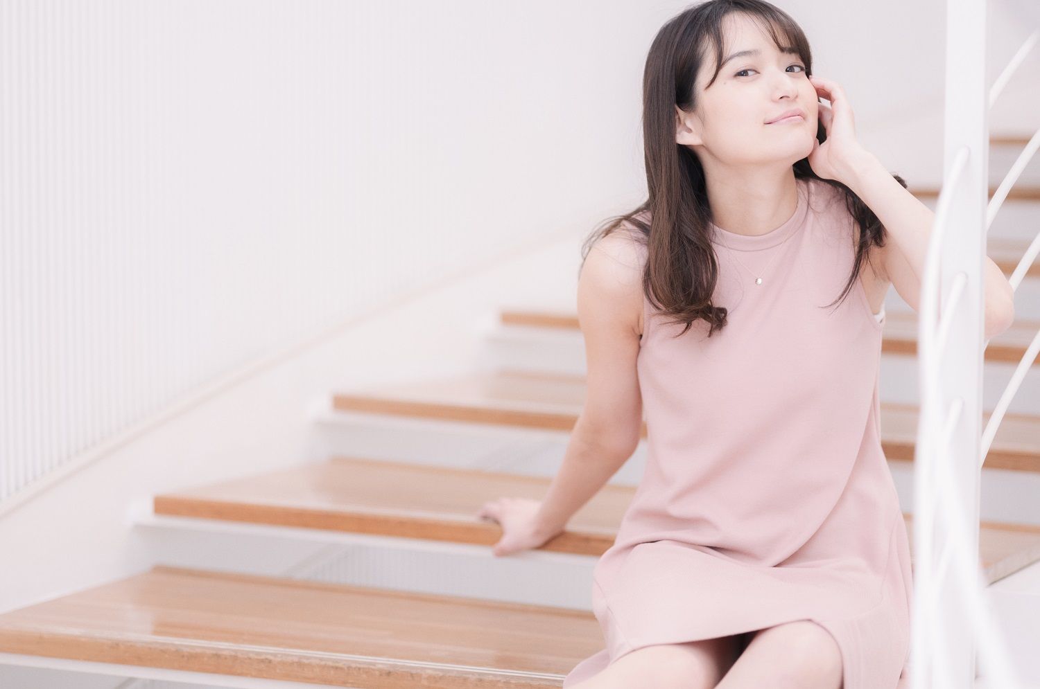 [写真](6ページ目)篠山紀信撮影の写真集で「覚悟」を決めた元キャンパスクイーンが初ヒロイン役を掴むまで | 文春オンライン