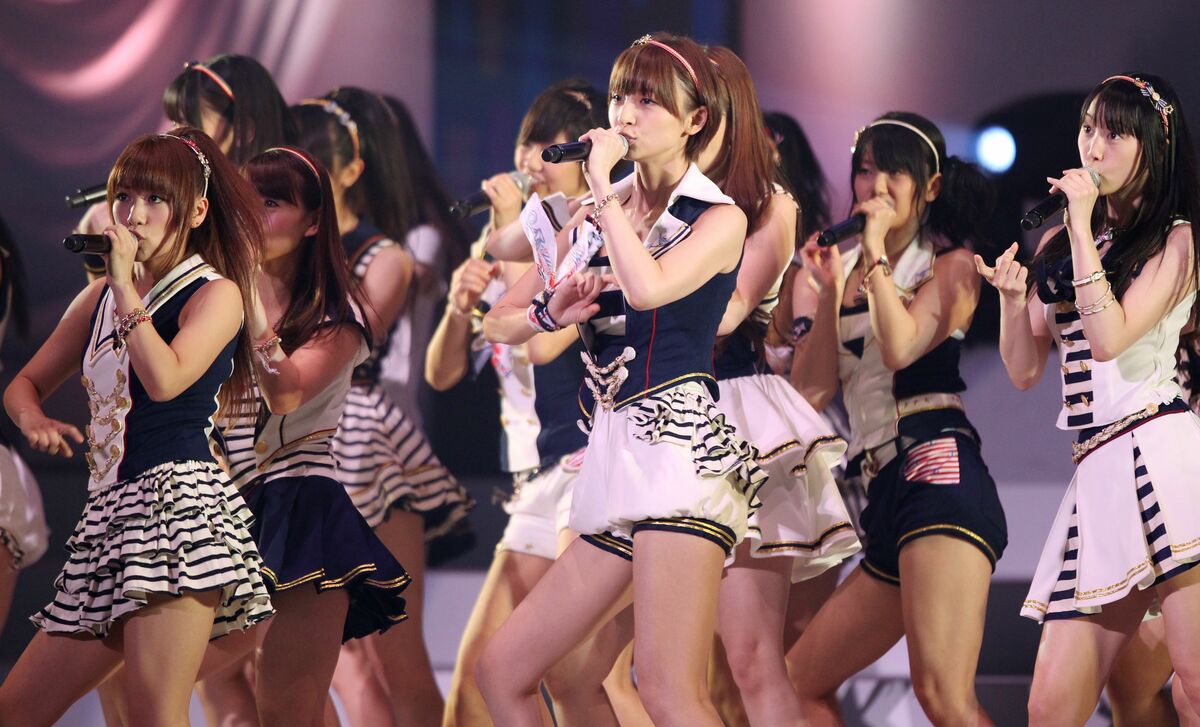 [写真](15ページ目)《不貞行為の物証を入手》「電話したいからさっさと帰ってくるん」「きゃっ」元AKB篠田麻里子（36）の法廷に提出された“イチャイチャLINE”と“月経周期アプリの記録 ...