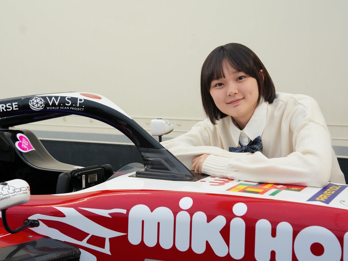 [写真]「レース展開は絶望的だった」17歳の女性チャンピオン・Jujuが総勢6名の弱小チームと挑んだ“F1の登竜門”で奇跡の大逆転を起こせたワケ | 文春オンライン