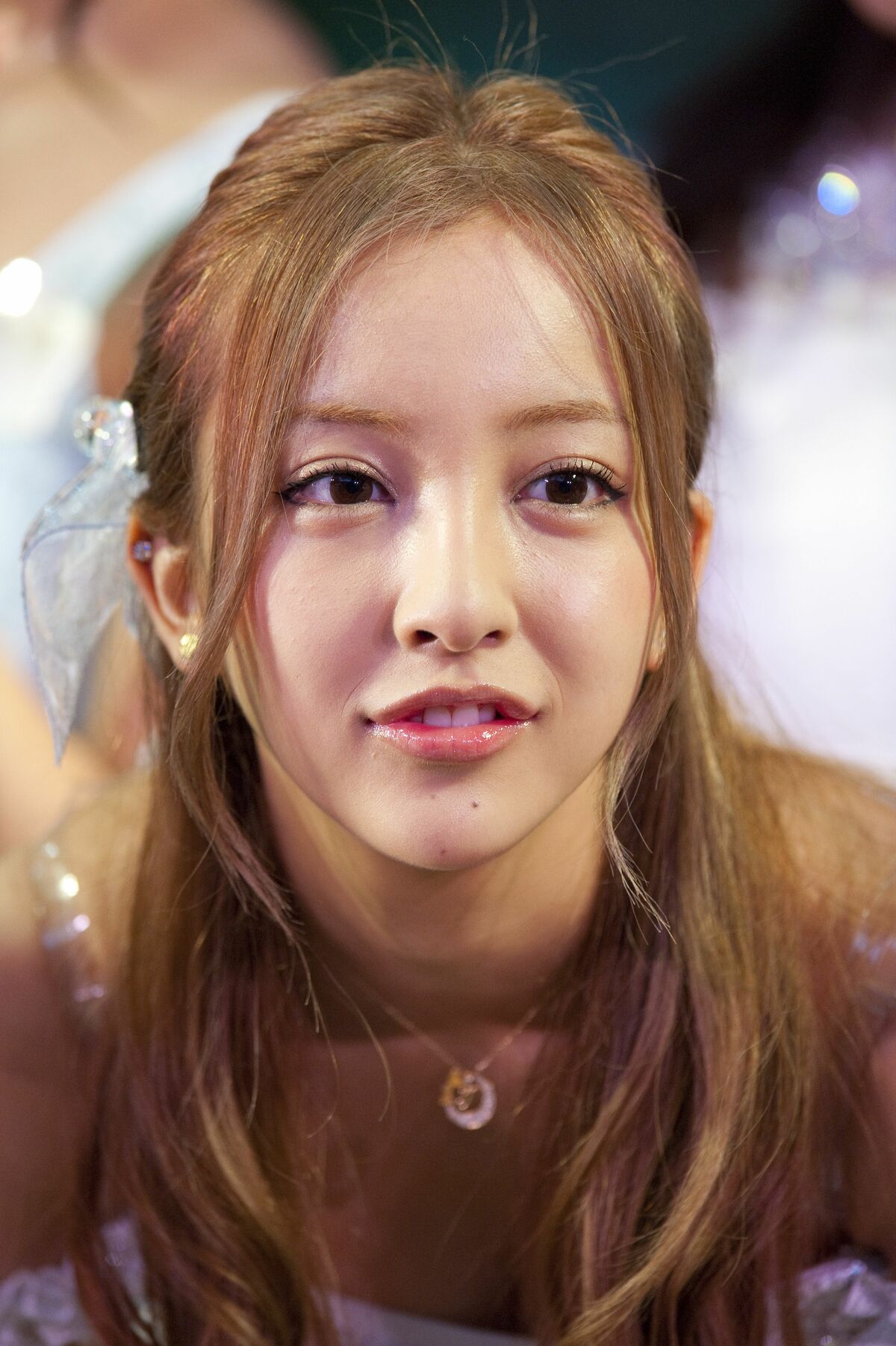 [写真](22ページ目)“元AKB神7”板野友美（29）が電撃婚 6歳年下“ツバメ男”をフライングゲットした“ヤクルト合コン”の中身とは？ | 文春オンライン