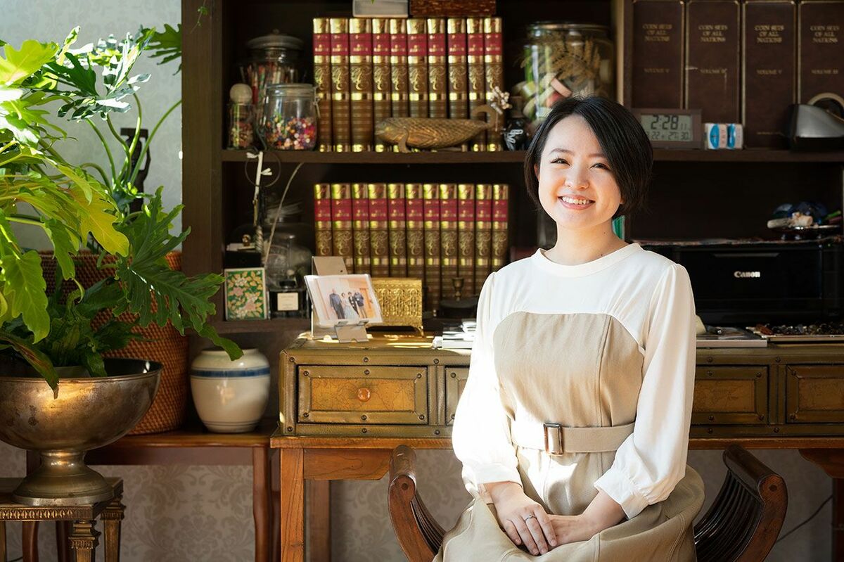 [写真]事務所解散も、21歳で9LDKの大豪邸を購入…天才演歌歌手“さくらまや”が語る、デビューから15年の現在地〈写真多数〉 | 文春オンライン